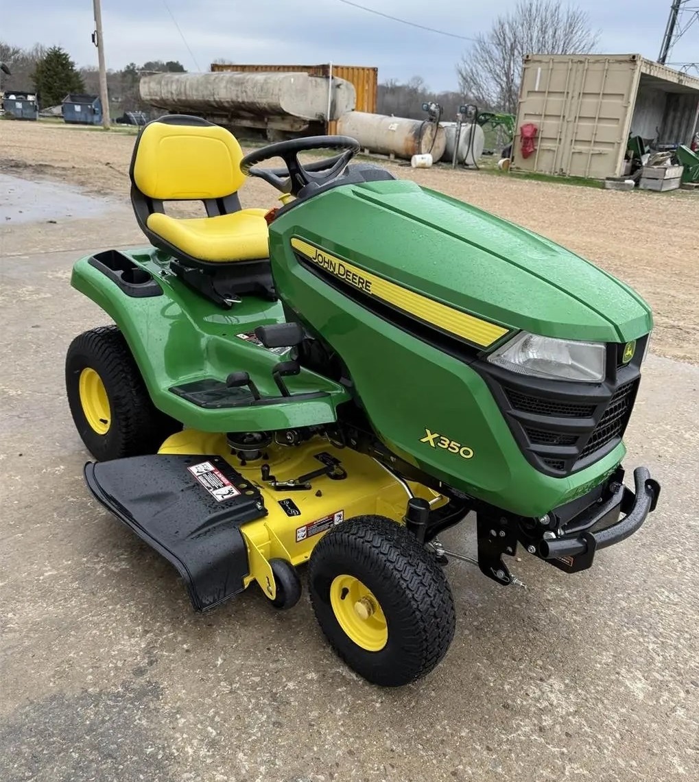 John Deere X350 Lawn Mower - Machinery Warehouse