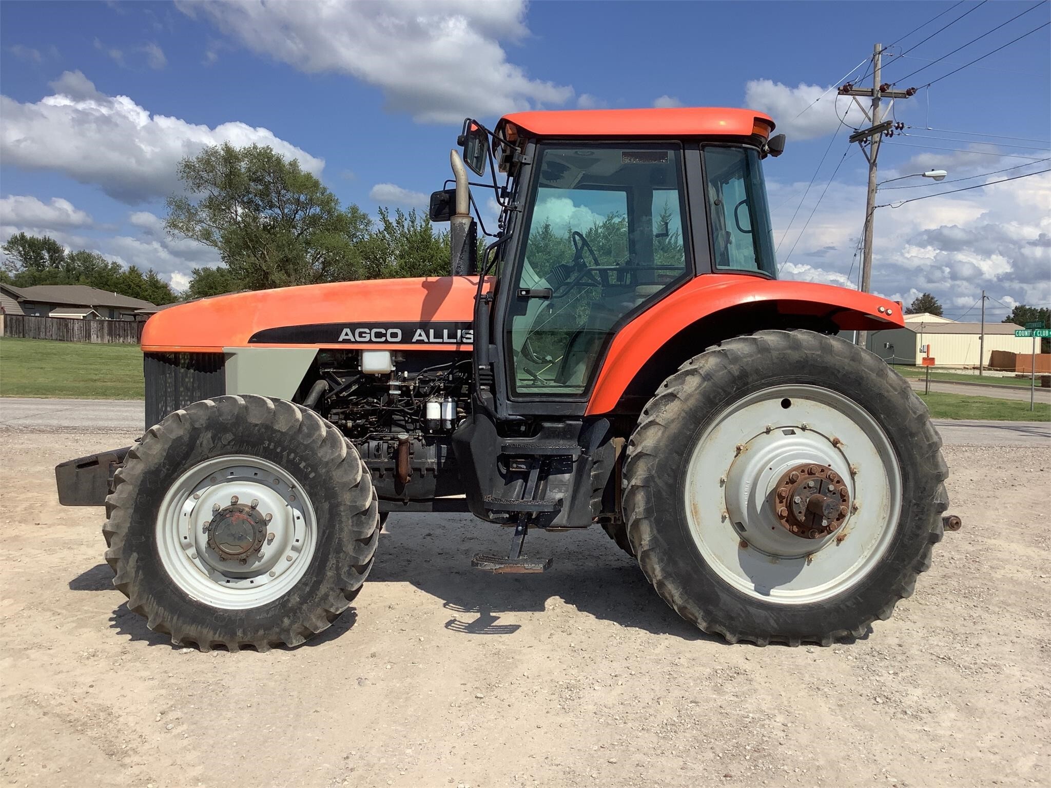 1998 AGCO ALLIS Compact Tractor - Machinery Warehouse