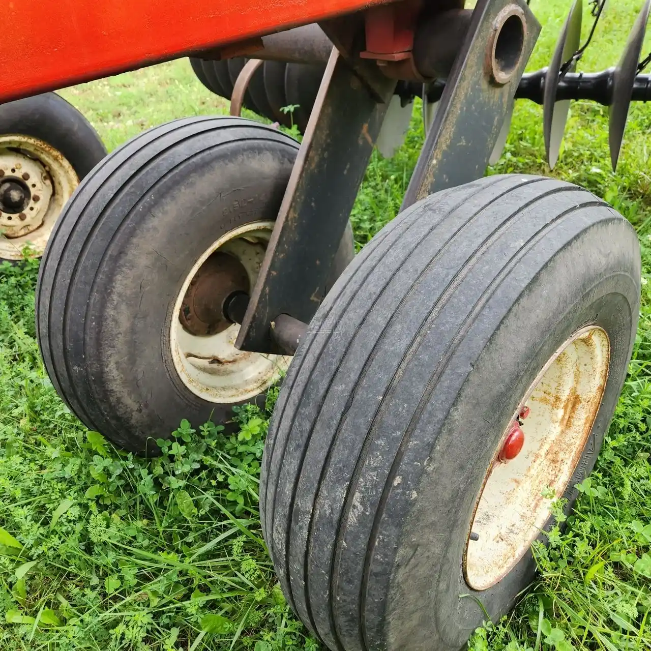 International Harvester 496 Disc - Machinery Warehouse